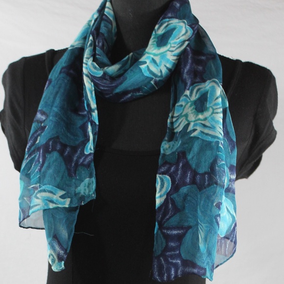 Accessories | Beautiful Gently Used Vintage Floral Oblong Scarf Very ...